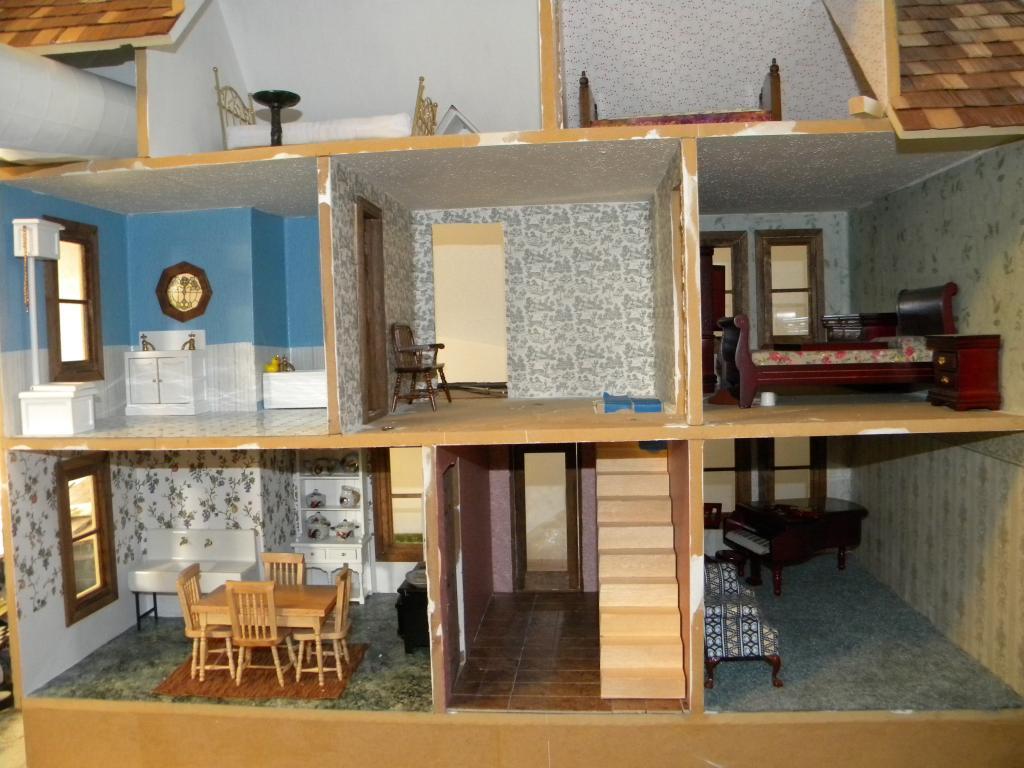 Bellingham Farmhouse - The Greenleaf Miniature Community