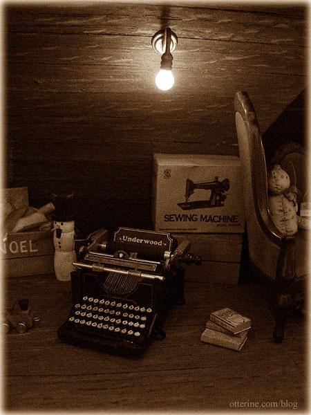 Typewriter, sewing machine box and the haunted snowman - Members ...