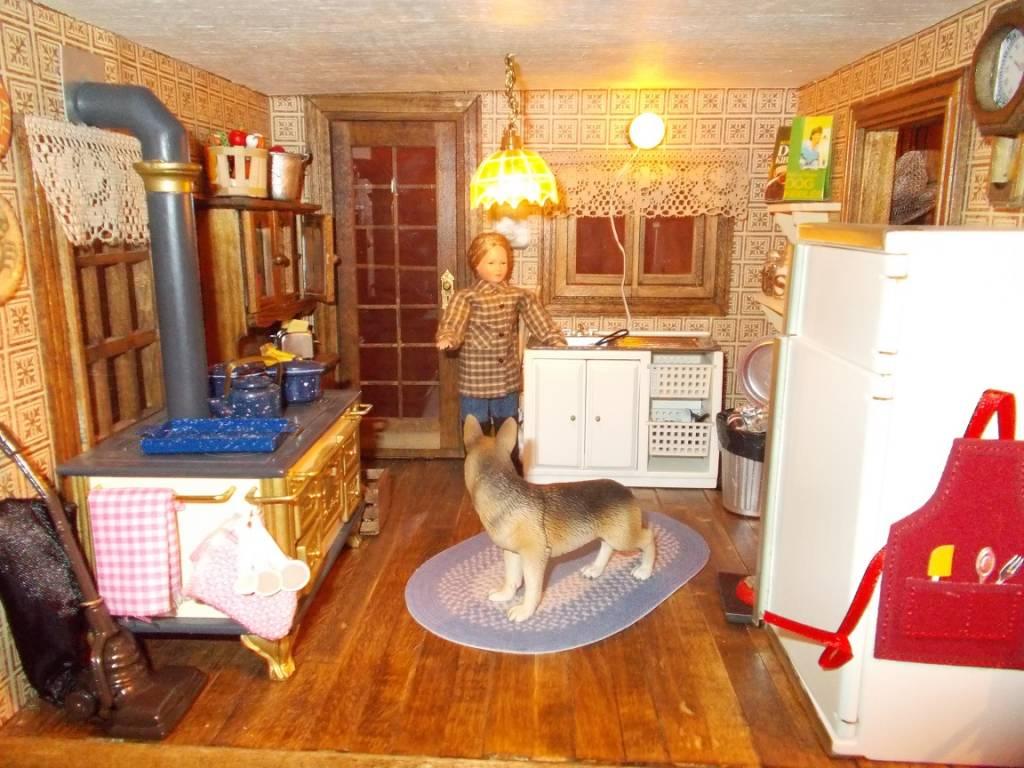 DSCN0735 - Members' Gallery - The Greenleaf Miniature Community