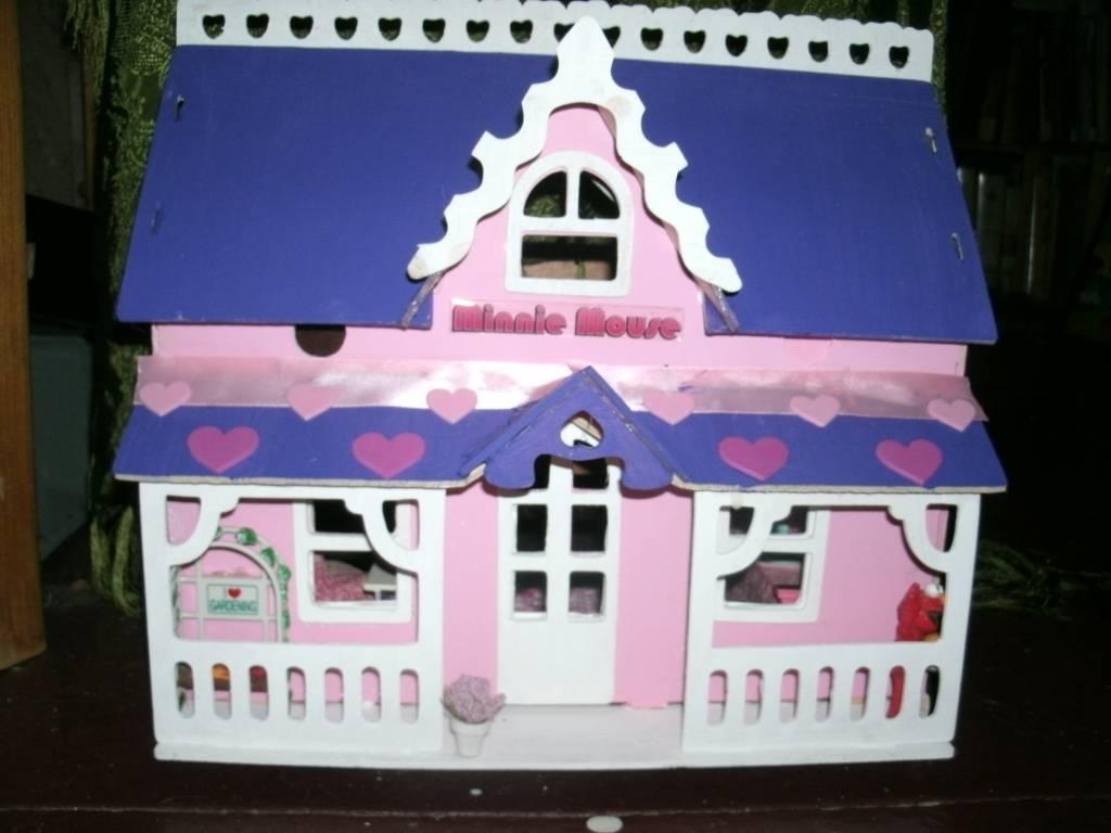 Madalyn's Minnie Mouse House - The Greenleaf Miniature Community