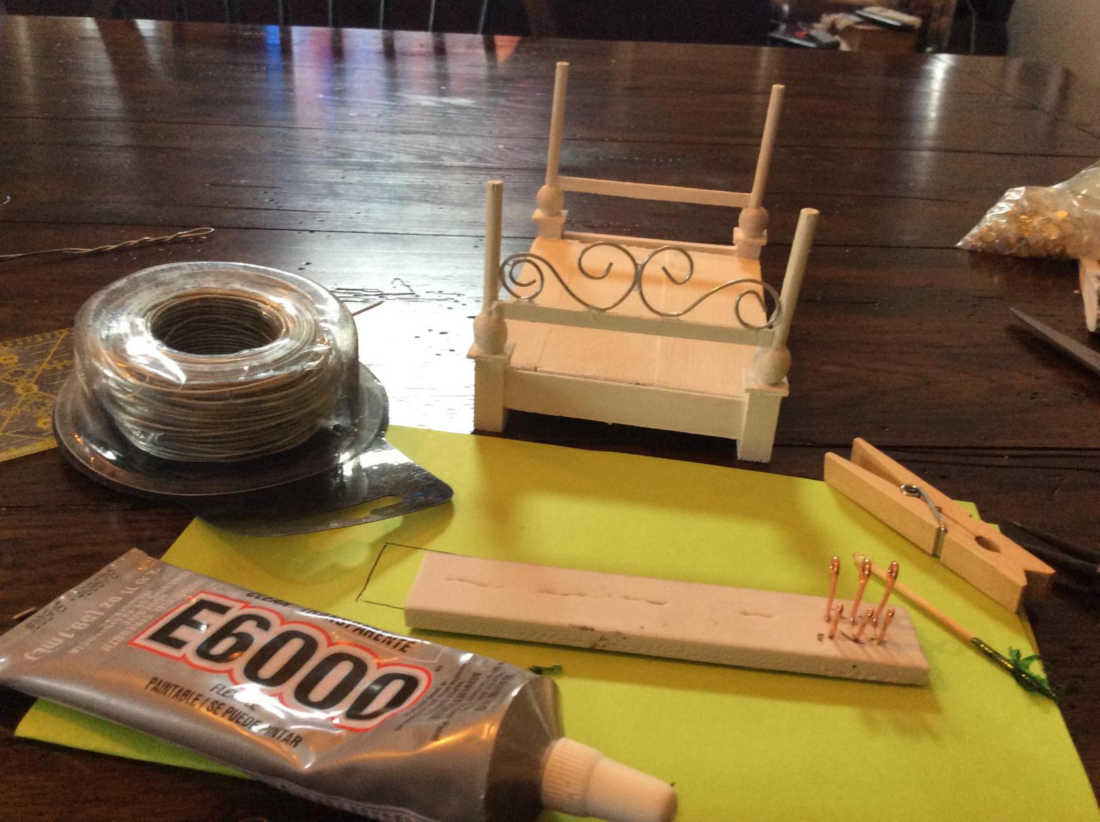 Wire scroll DIY bed - Members' Gallery - The Greenleaf Miniature Community