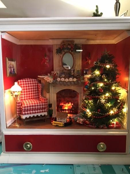 Christmas Vignette - The Greenleaf Miniature Community
